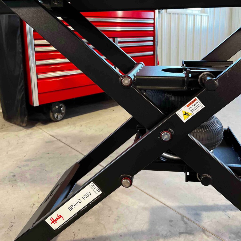 Bravo 1000 Air Lift & CV-75 Cycle Vise Bundle | Handy Industries
